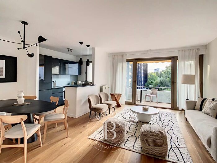 Appartement à louer - Paris e , Hoche Friedland - 3 pièces - 2 chambres