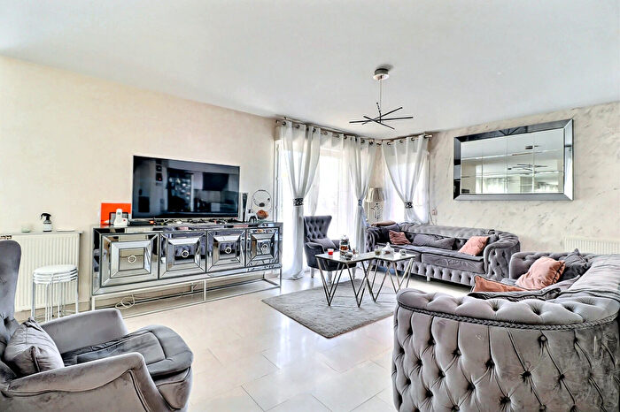 Appartement à vendre - Saint-Denis, La Plaine Saint-Denis - 5 pièces - 3 chambres