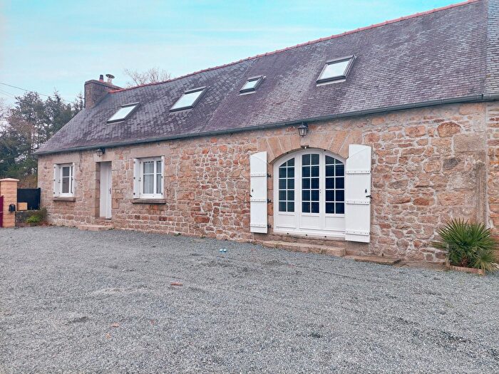 Maison à vendre - Plounévez-Moëdec - 7 pièces - 4 chambres