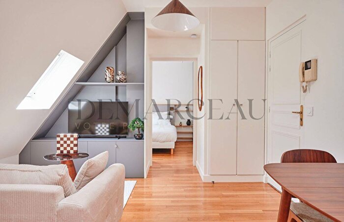 Appartement 2 pièces à Mairie, Paris 8ème arrondissement, à louer