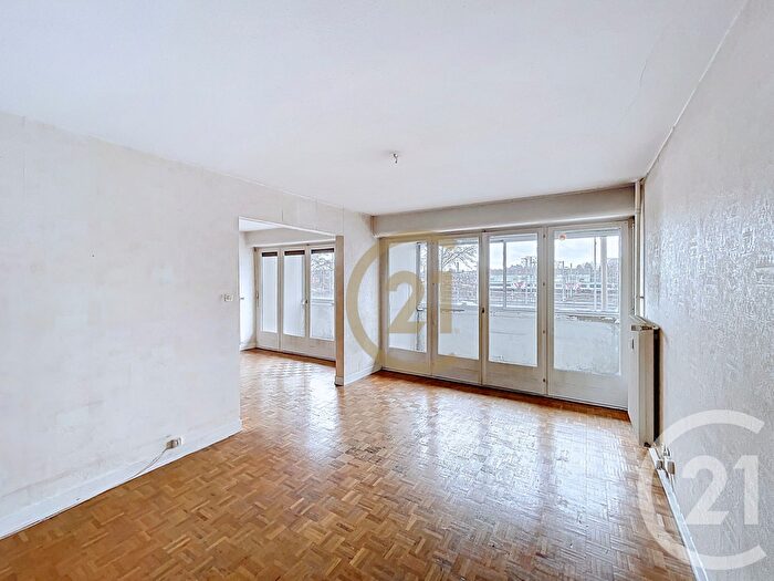 Appartement à vendre - Belfort, Centre-ville, Fb de Montbéliard - 5 pièces - 3 chambres