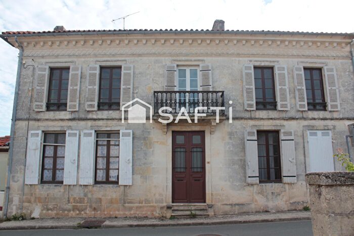 Maison à vendre - Saint-Bonnet-sur-Gironde - 10 pièces - 6 chambres