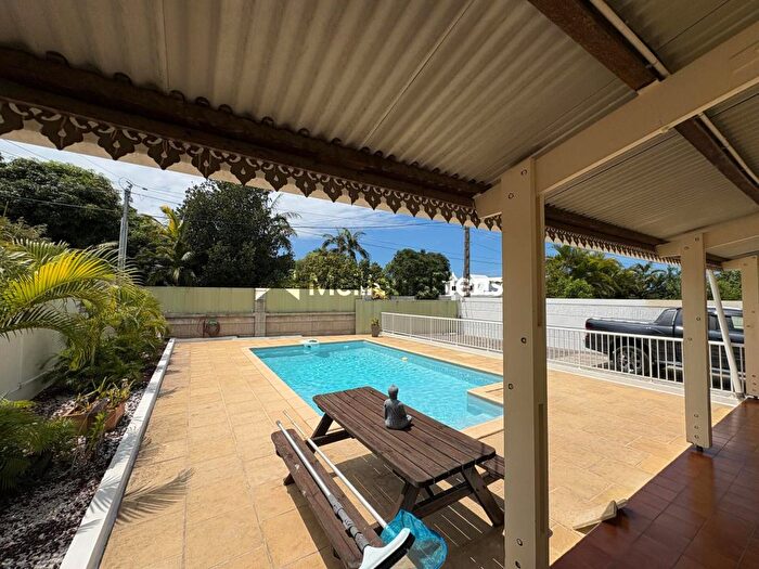 Maison à vendre - Saint-Pierre, Bois dOlive - 6 pièces - 3 chambres