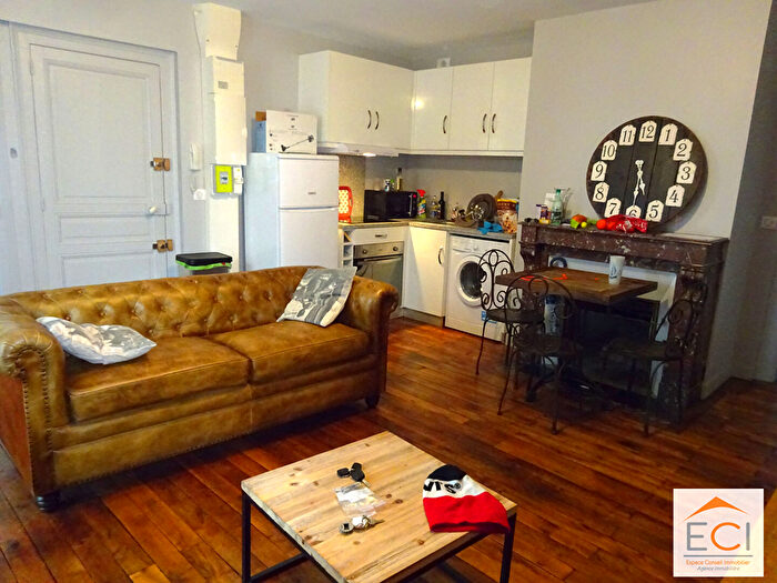 Appartement à louer - Limoges, Centre-ville, Hôtel de Ville, Emailleurs - 2 pièces - 1 chambre