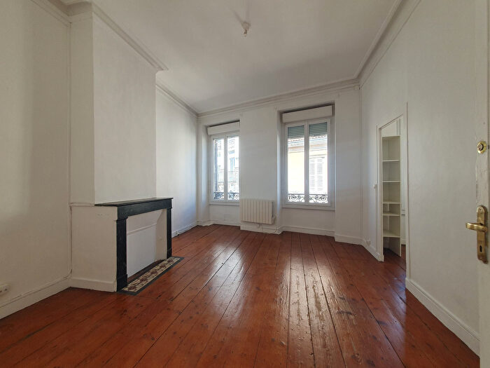 Appartement 1 pièce à Bordeaux, Saint-Seurin, à louer