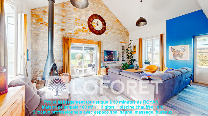 Maison à vendre - Gémozac - 12 pièces - 6 chambres