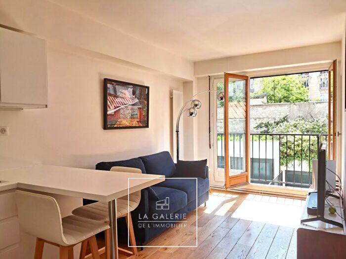 Appartement 2 pièces à Paris 15ème, Violet, Commerce, à vendre