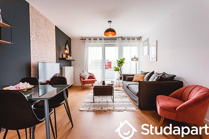 Appartement à louer - Bois Saint Martin-Yvris-Richardets-Monfort, Noisy-le-Grand - 1 pièce - 3 chambres