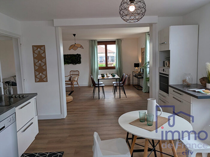 Appartement à vendre - Veauche - 5 pièces - 3 chambres