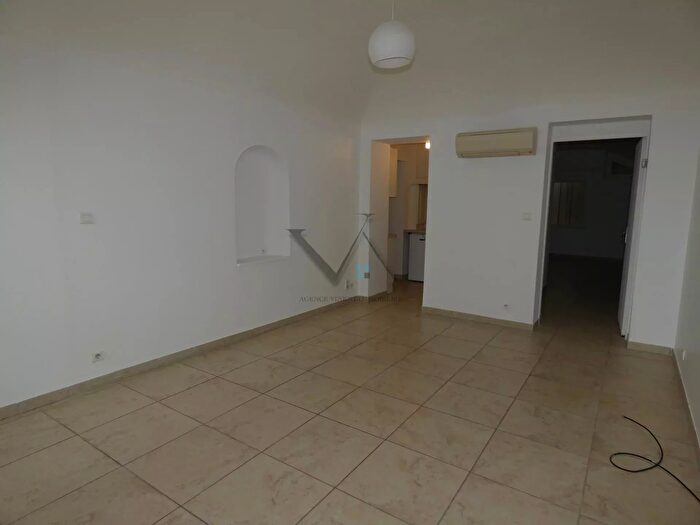 Appartement à louer - Montélimar, Centre-ville - 2 pièces - 1 chambre