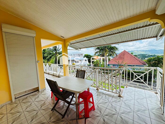 Maison à vendre - Le Lamentin - 8 pièces - 6 chambres