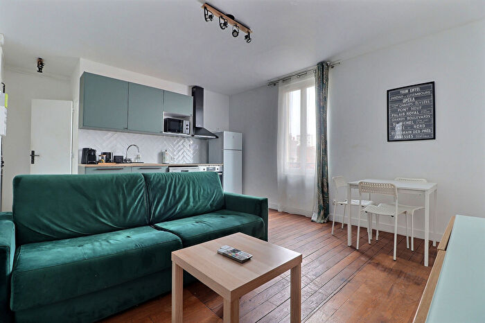 Appartement à vendre - Aubervilliers, Centre-ville, Victor Hugo - 2 pièces - 1 chambre