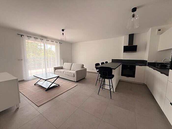 Appartement à louer - Basses-Barolles, Saint-Genis-Laval - 3 pièces - 2 chambres