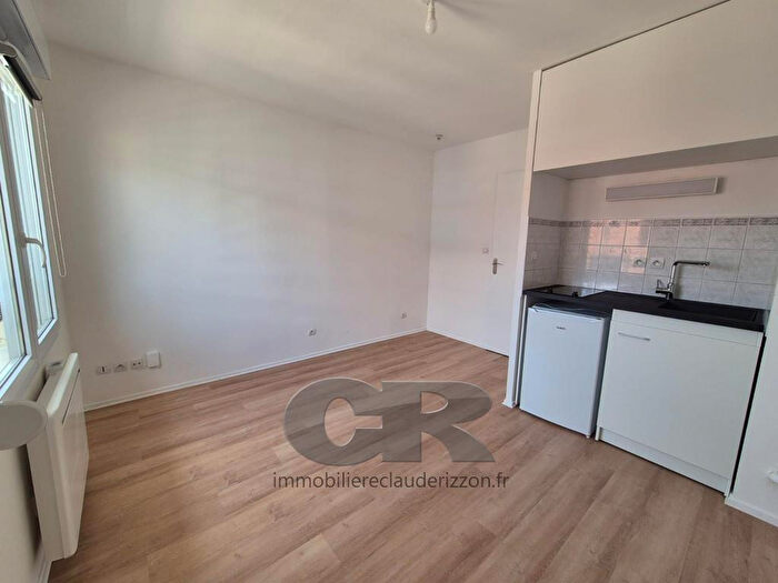 Mey : Appartement 1 pièce à louer
