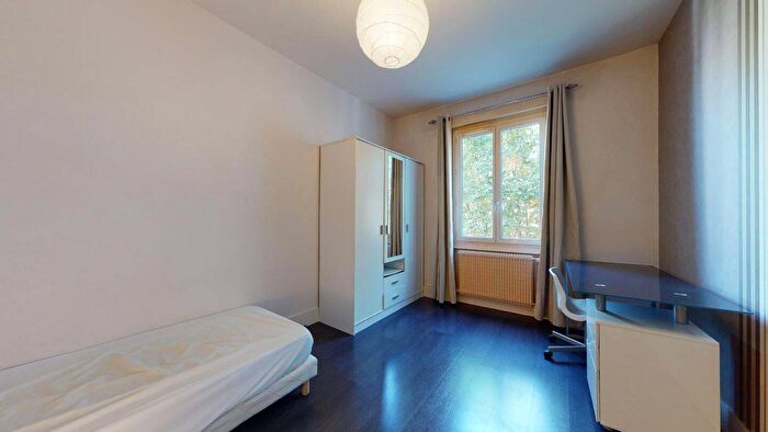 Appartement à louer - Moulin à Vent-Ernest Renan, Vénissieux - 1 pièce