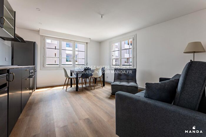 Appartement 5 pièces à louer à Nîmes, Grézan