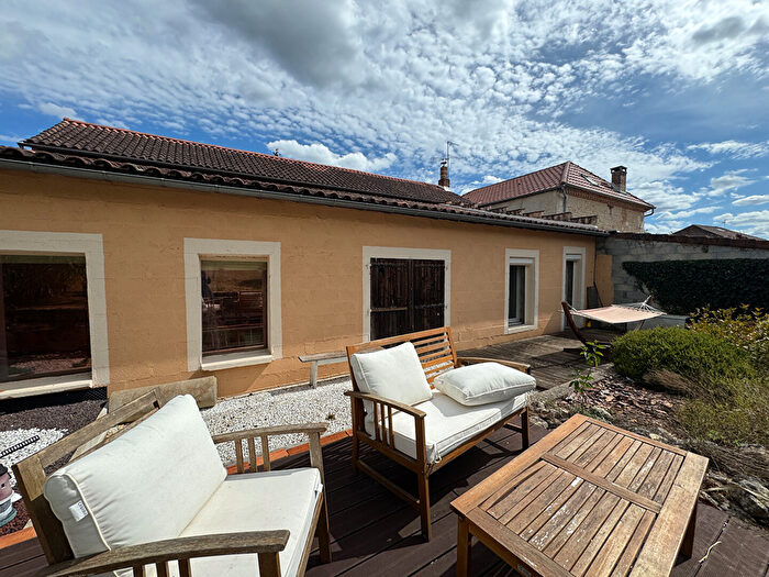 Maison à vendre - Saint-Front-dAlemps - 6 pièces - 3 chambres