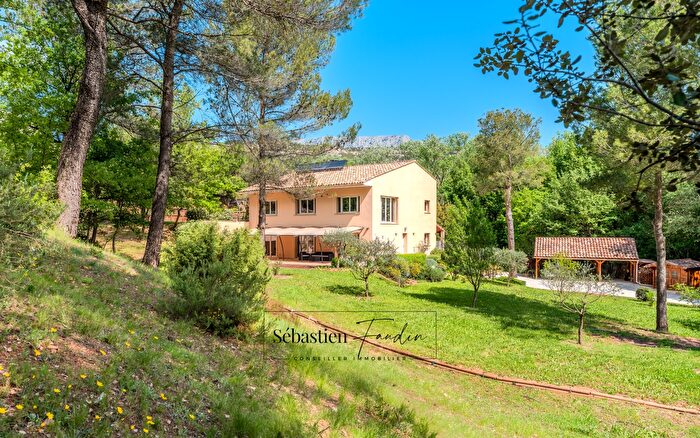 Maison 8 pièces à vendre - Rousset