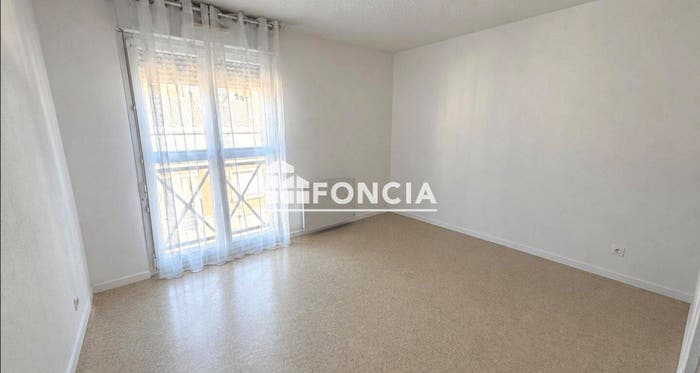 Saint Sauveur, Arras : Appartement 1 pièce à louer