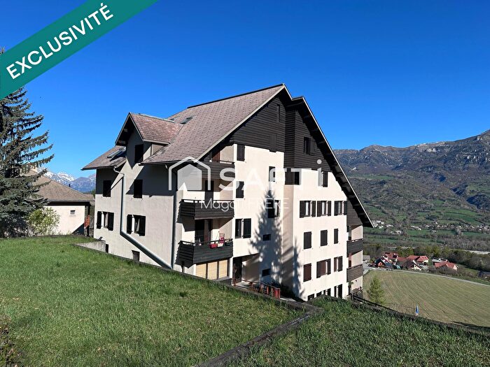 Appartement 3 pièces à vendre à Saint-Léger-les-Mélèzes