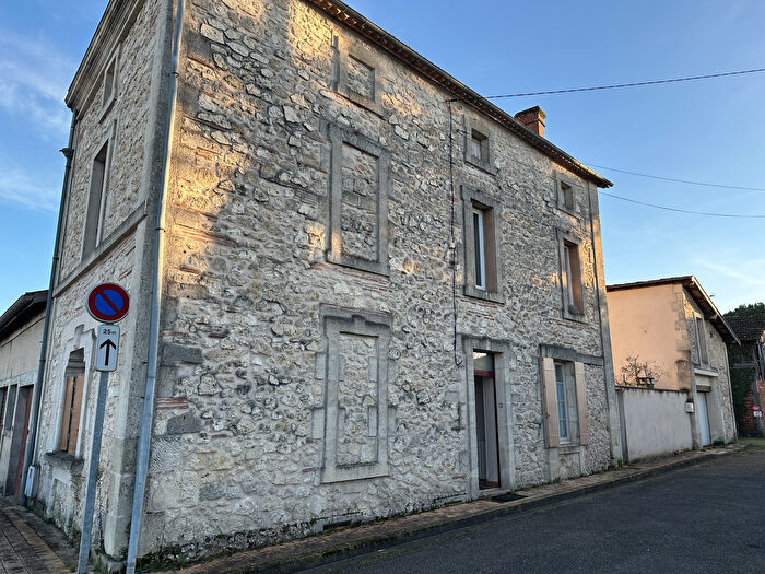 Maison à louer - Casteljaloux - 4 pièces - 3 chambres