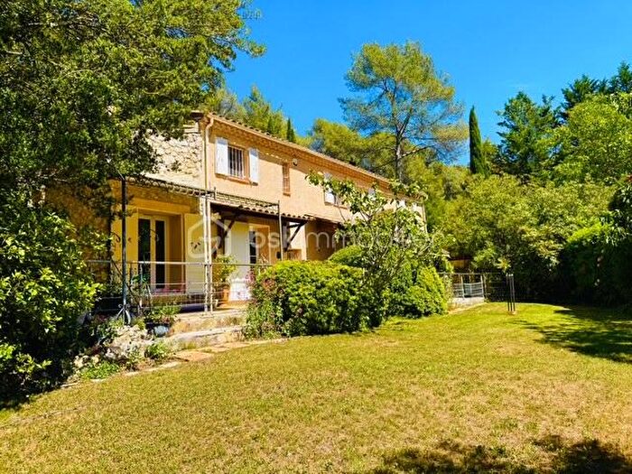 Maison 9 pièces à La Destrousse, à vendre