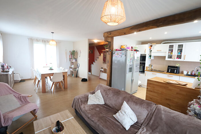 Maison à vendre - Varanges - 6 pièces - 4 chambres