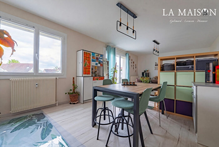 Appartement à vendre - Longvic - 4 pièces - 2 chambres