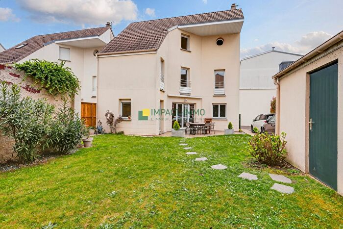 Maison à vendre - Colombes, Henri Martin Estienne dOrves - 6 pièces - 4 chambres