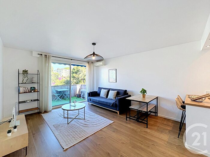 Appartement 2 pièces à Cannes, Californie Pezou, à vendre