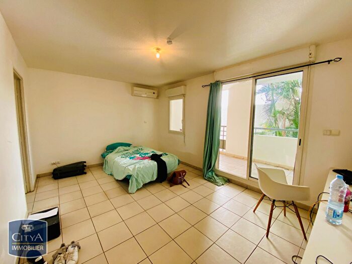 Saint-Denis, Le Moufia, Sainte-Clotilde : Appartement 1 pièce à vendre