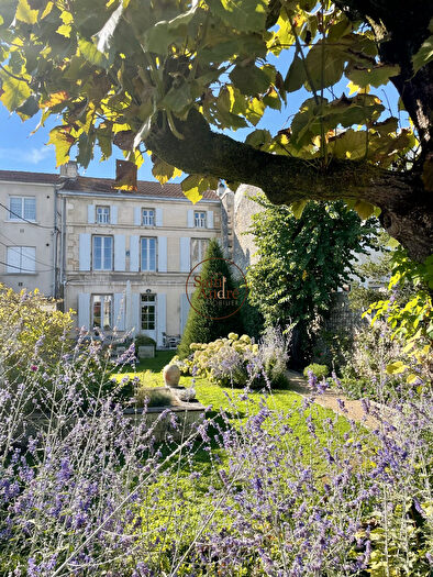 Maison 8 pièces à Angoulême, à vendre