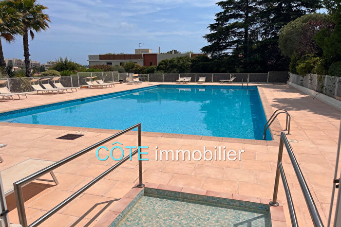 Appartement à vendre - Antibes, Antibes-les-Pins, Trianon, Le Fournel, Peyregoue - 4 pièces - 3 chambres