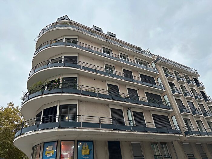 Appartement à louer - Grenoble, Gare - 3 pièces - 2 chambres