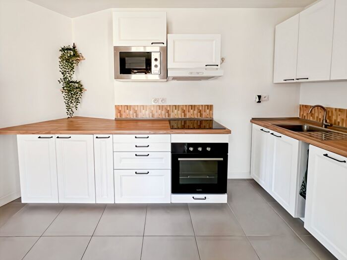 Appartement à vendre - La Ferté-Alais - 2 pièces - 1 chambre