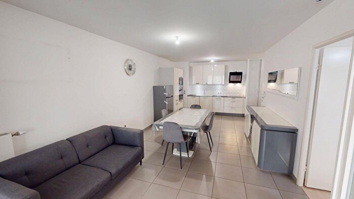 Appartement 2 pièces à Centre, Meyzieu, à louer