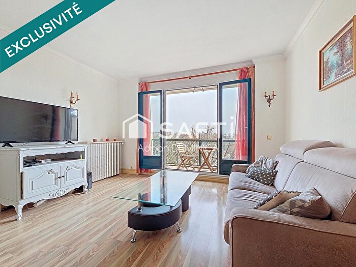 Appartement 4 pièces à Saint-Cloud, Centre-ville, à vendre