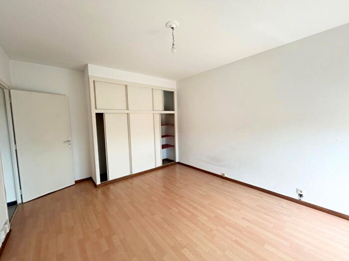 Appartement à louer - Saint-Martin-dHères, Galochère - 1 pièce