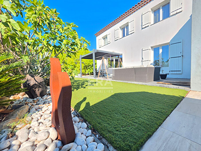Vidauban : Maison 8 pièces à vendre
