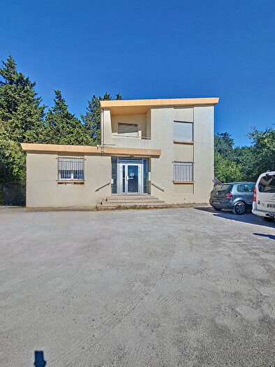 Nîmes, Route d'Avignon - Maison 10 pièces à vendre