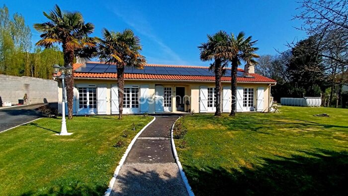 Maison à vendre - La Chapelle-Achard - 8 pièces - 6 chambres