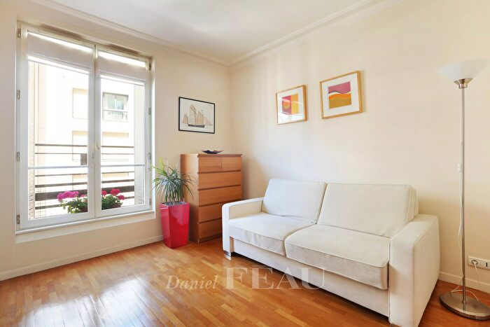 Neuilly-sur-Seine, Saint-James, Madrid : Appartement 1 pièce à louer