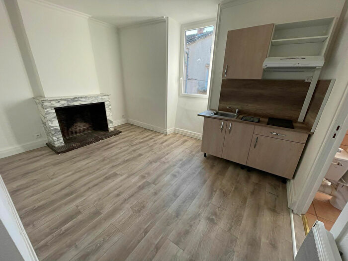 Appartement à louer - Ruoms - 2 pièces - 1 chambre