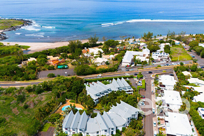 Appartement à vendre - Saint-Paul, Saline les Bains - 3 pièces - 2 chambres