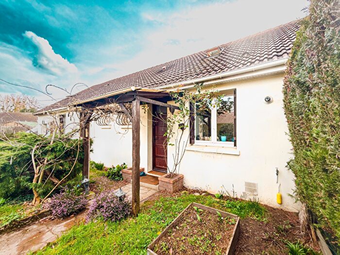 Maison à vendre - Ézy-sur-Eure - 7 pièces - 6 chambres