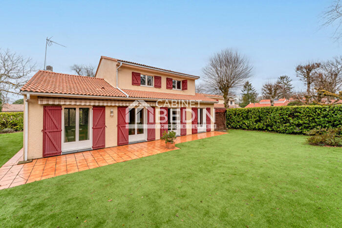 Maison à vendre - Mérignac, Centre-ville - 7 pièces - 5 chambres