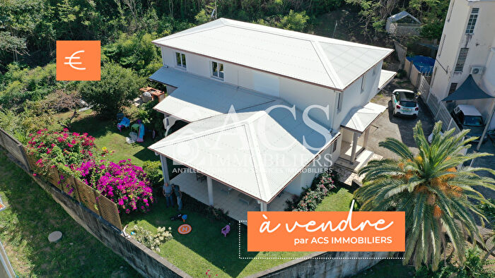 Maison à vendre - Le Robert - 6 pièces - 3 chambres