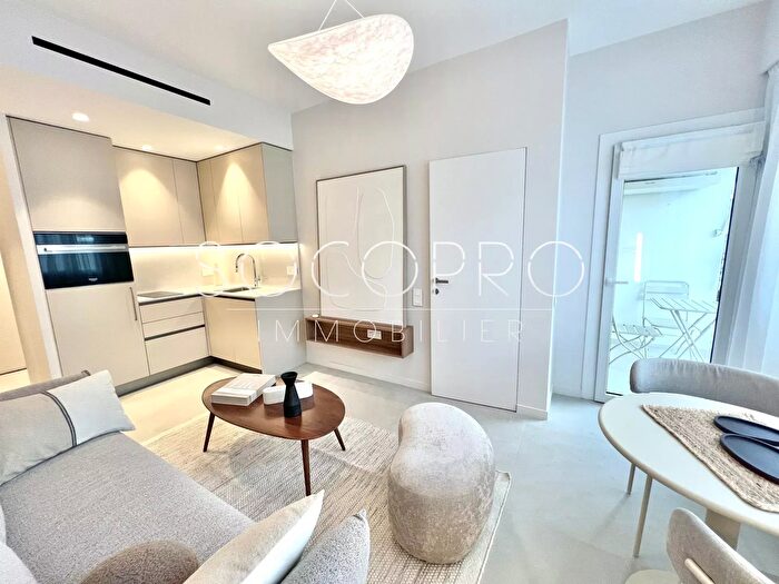 Appartement 2 pièces à vendre à Nice, Carré dor