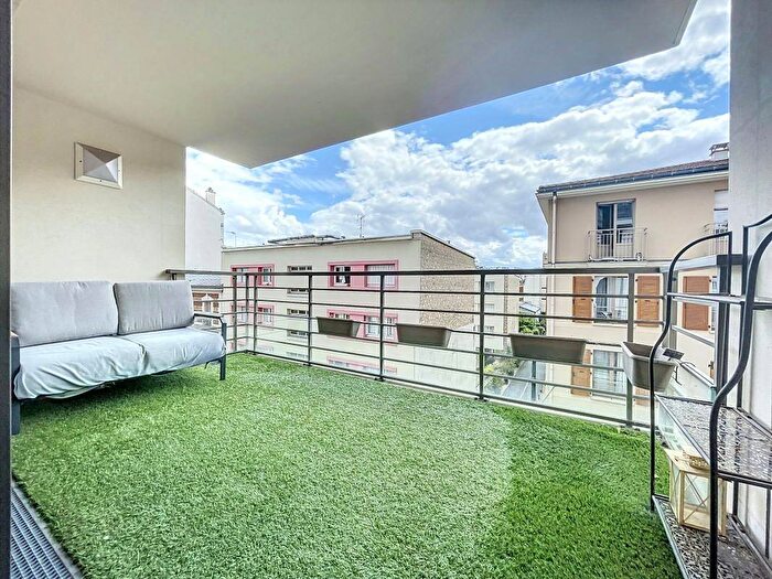 Appartement à louer - Marcelin Berthelot, Montrouge - 4 pièces - 3 chambres