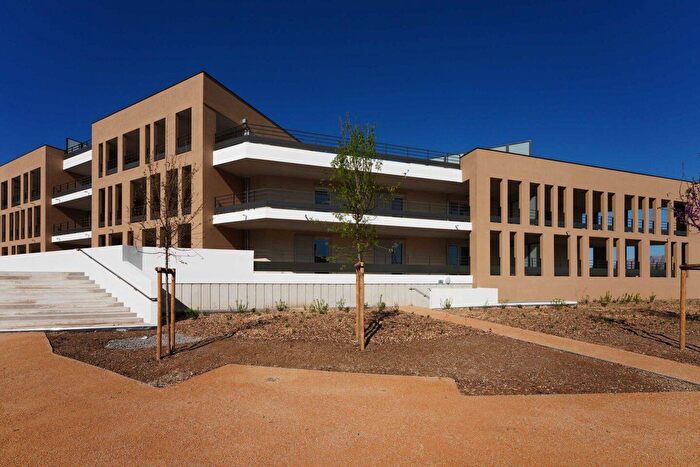 Appartement à louer - Village Ouest, Trets - 3 pièces - 2 chambres